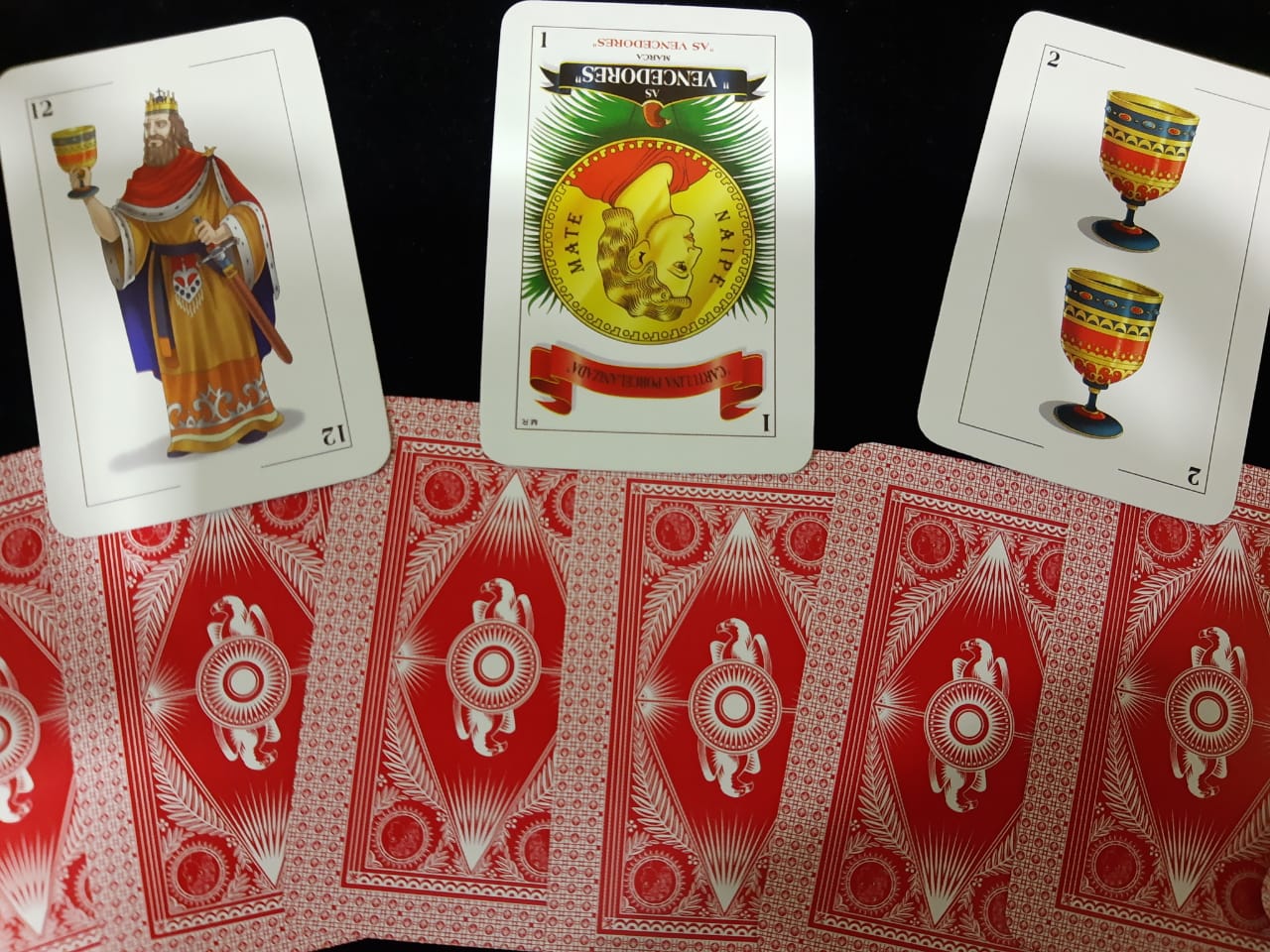 Significado de las cartas que salen al revés - Gitana Perla